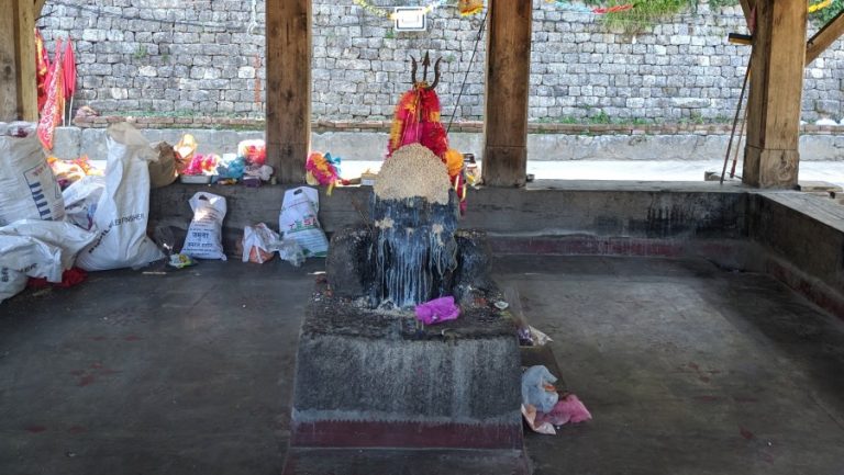 Kamrunag temple Trek • Trek to Kamrunag temple